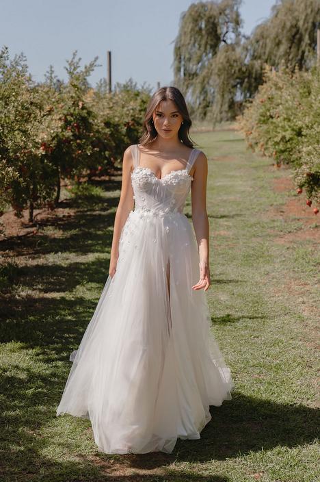 Madi Lane Wedding Dresses in Canada | The Dressfinder